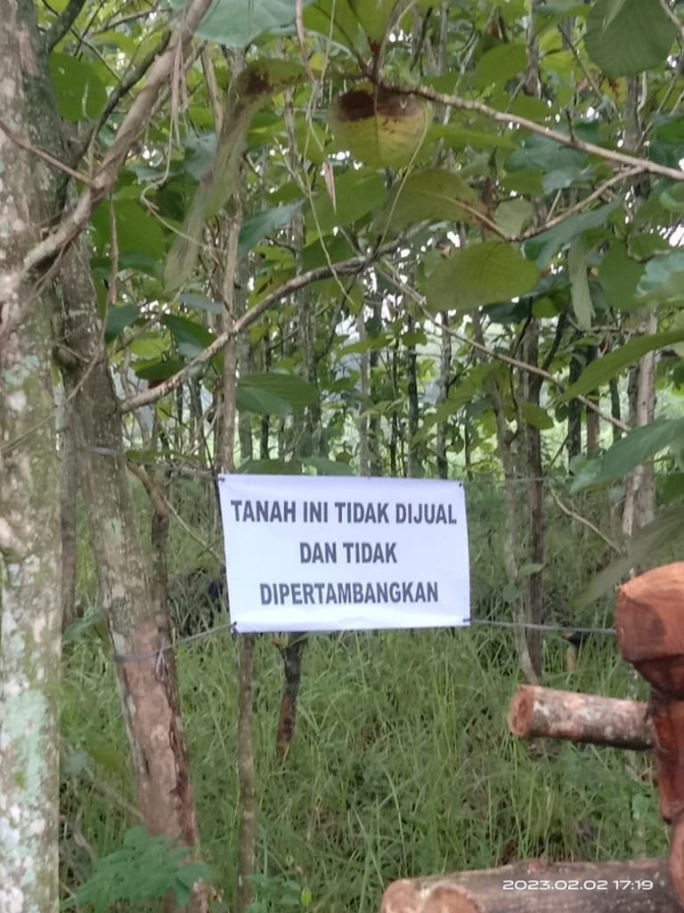 Warga Jatisari, Boyolali Pasang Banner Penolakan Tambang | WALHI Jateng